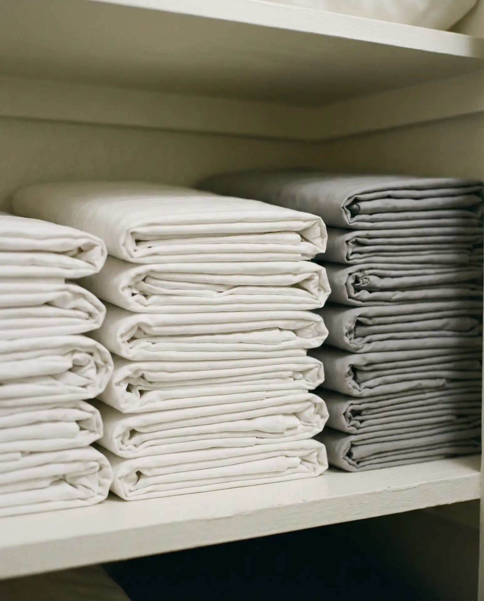 Linen Closet Organization Ideas 2026: 46 Smart Storage Solutions for ...